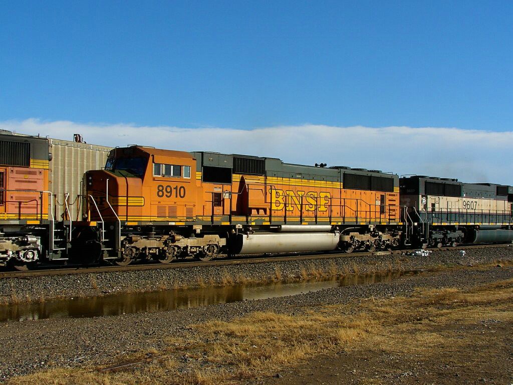 BNSF 8910